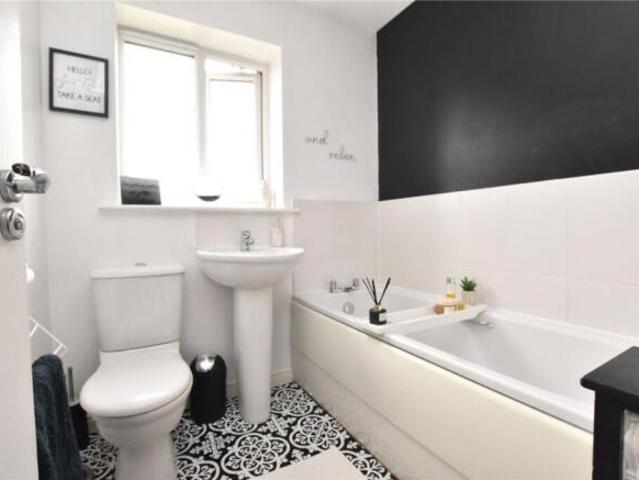 2 bedroom semi detached house for rent in Pennwell Green, Leeds, LS14