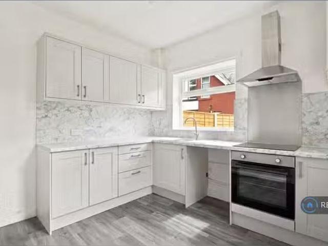 2 bedroom semi detached house for rent in Powell St, Bury, BL8