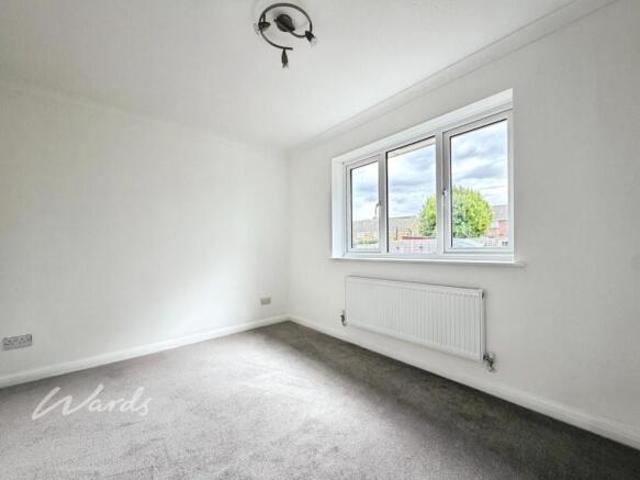 2 bedroom semi detached house for rent in Richmond Drive Gravesend DA12