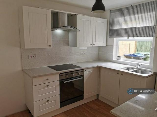 2 bedroom semi detached house for rent in Rope Walk, Melksham.