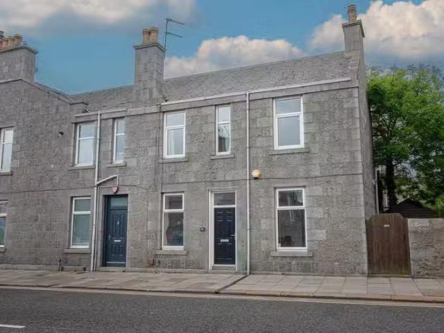 2 bedroom semi detached house for rent in Rosemount Place, Abe.