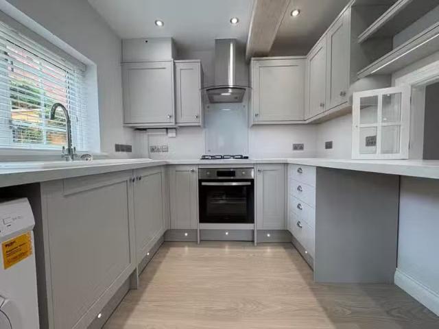 2 bedroom semi detached house for rent in Shottery Road, Strat.