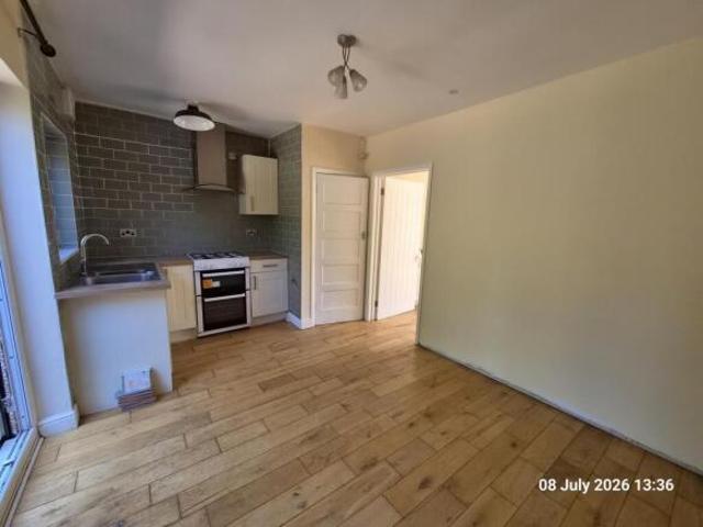 2 bedroom semi detached house for rent in Shalford Road, Solihull, B92 7NF, B92