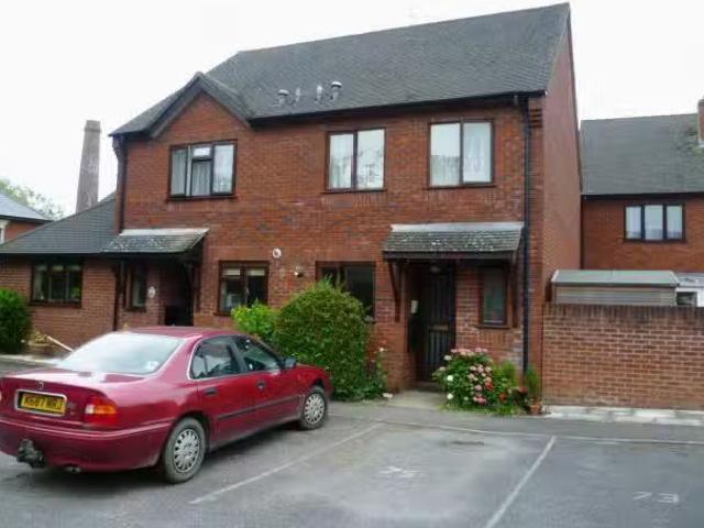 2 bedroom semi detached house for rent in Sheppards Field, Wim.