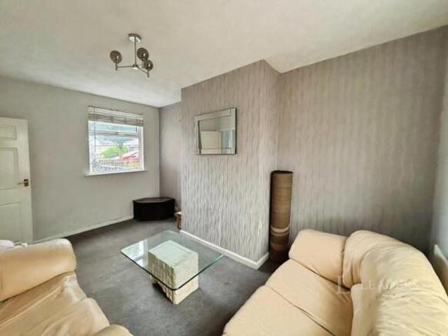 2 bedroom semi detached house for rent in Sinfin Lane, DE24