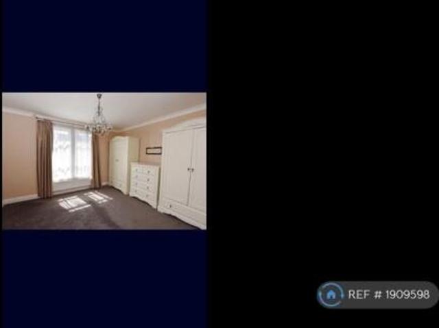 2 bedroom semi detached house for rent in St James Road, Watford, WD18