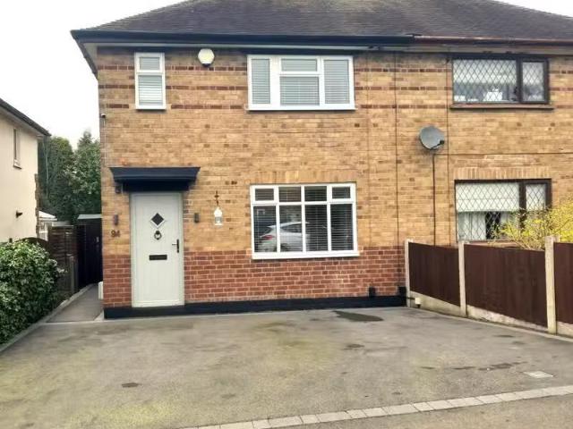 2 bedroom semi detached house for rent in Summerfield Road, Ta.