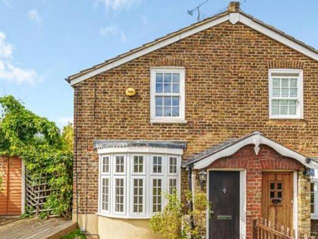 2 Bedroom Semi detached House For Rent In Surbiton