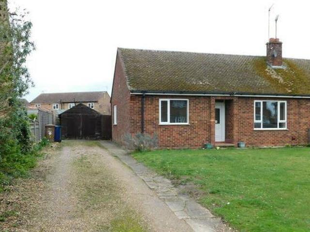 2 bedroom semidetached bungalow for rent in Badgeney Road March PE15
