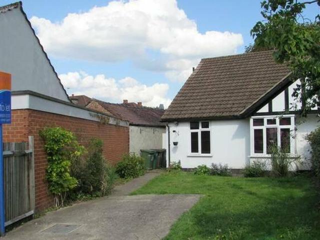 2 bedroom semidetached bungalow for rent in Rotherfield Road Carshalton Surrey SM5