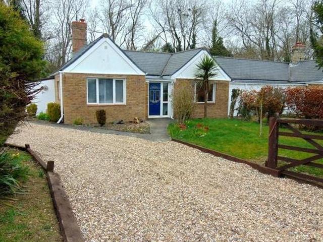 2 bedroom semidetached bungalow for sale in Farm Road Papworth Everard CB23 CB23