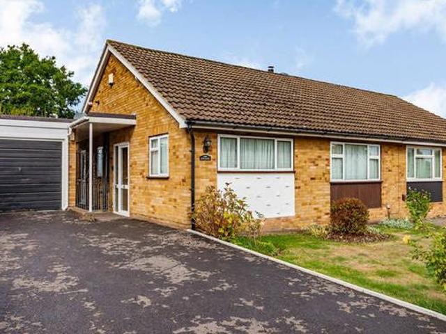 2 bedroom semidetached bungalow for sale in Gorse Way Hartley DA3