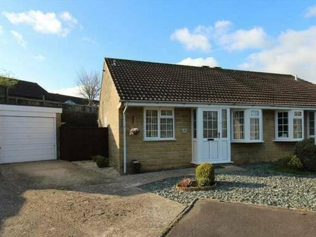 2 bedroom semidetached bungalow for sale in Hawthorne Close Crewkerne TA18