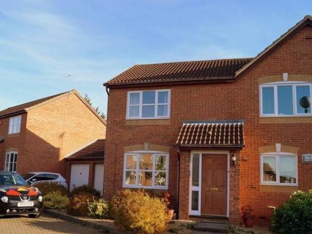2 bedroom semidetached house for rent in Moeran Close Brownswood Milton Keynes MK7