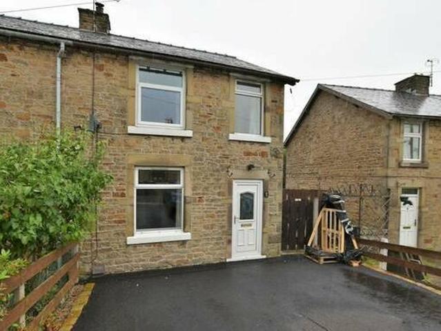 2 bedroom semidetached house for rent in Anchor Avenue ChapelenleFrith SK23