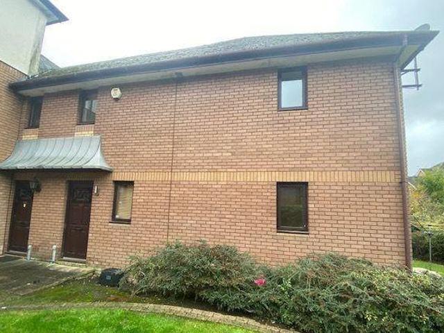 2 bedroom semidetached house for rent in Butlers Walk Bristol BS5