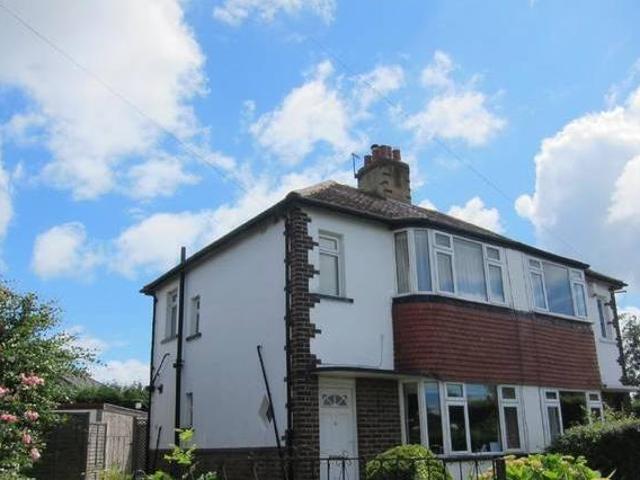 2 bedroom semidetached house for rent in Barfield AvenueYeadonLeedsLS19