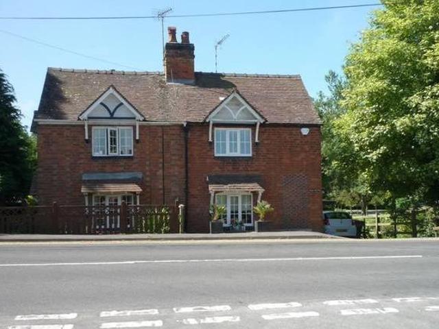 2 bedroom semidetached house for rent in Blackford Hill HenleyInArden Warwickshire B95
