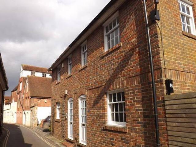 2 bedroom semidetached house for rent in Castle Ditch Lane BN7