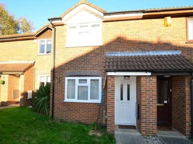 2 bedroom semidetached house for rent in Cremer Place Faversham ME13