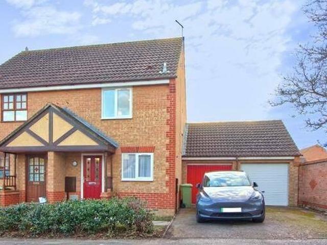 2 bedroom semidetached house for rent in Douglas Place Milton Keynes Buckinghamshire MK6