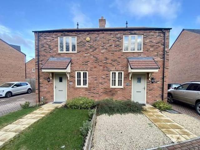 2 bedroom semidetached house for rent in Flanders Close Bicester OX26