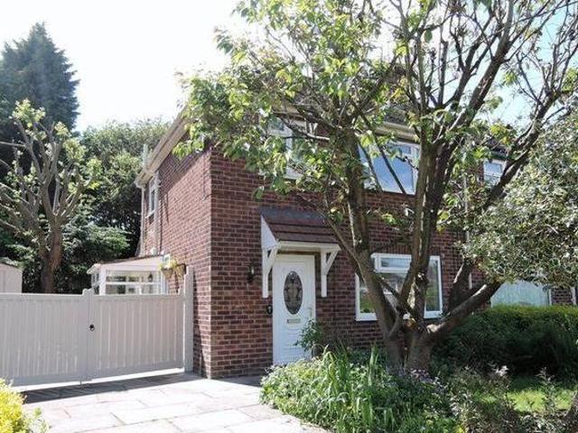 2 bedroom semidetached house for rent in Flagcroft Drive Manchester M23