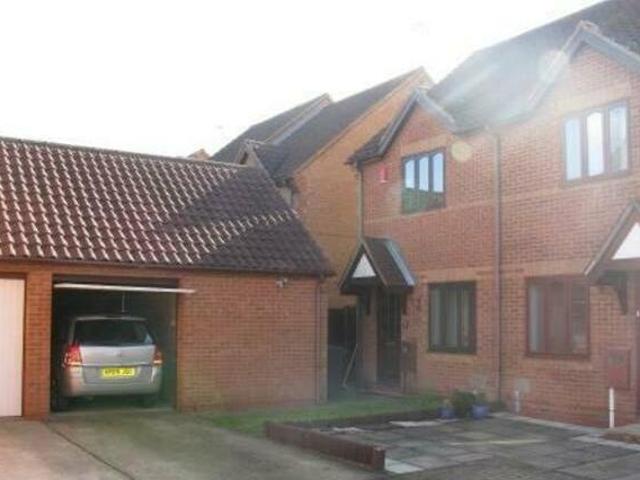 2 bedroom semidetached house for rent in Granary Road Northampton NN4