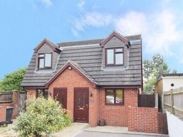 2 bedroom semidetached house for rent in Hamble Lane Southampton SO31 8EL SO31