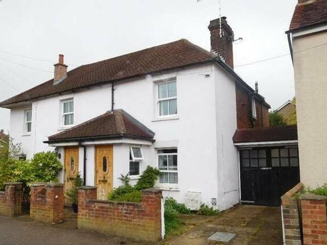 2 bedroom semidetached house for rent in Hellards Road Stevenage Hertfordshire SG1