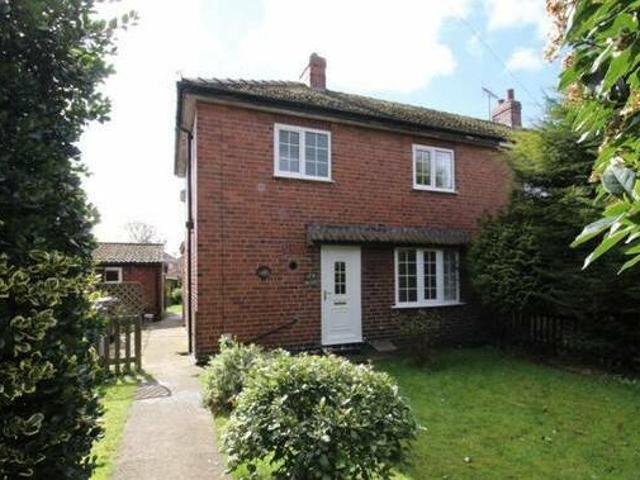 2 bedroom semidetached house for rent in Highfield View Barlby YO8