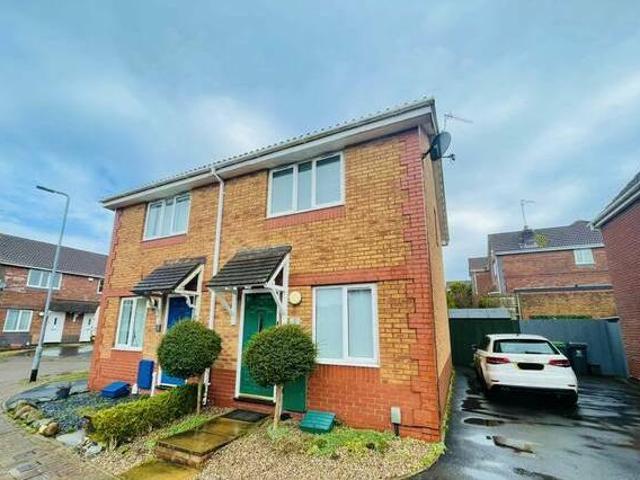 2 bedroom semidetached house for rent in Knole Close Pontprennau CARDIFF CF23