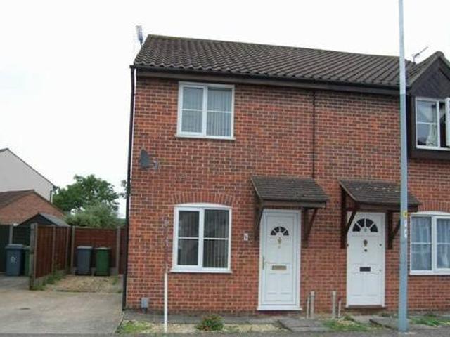 2 bedroom semidetached house for rent in Lindley Close Norwich NR6
