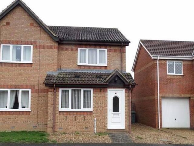 2 bedroom semidetached house for rent in Lindsey Close Bourne PE10 9HP PE10