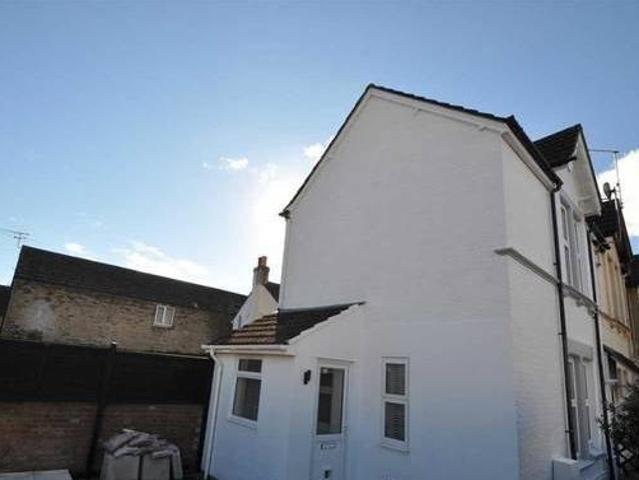 2 bedroom semidetached house for rent in Poole BH15