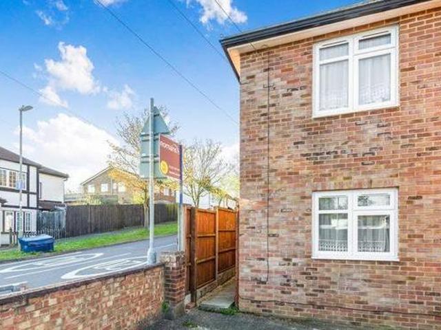 2 bedroom semidetached house for rent in Queens Road North Camp GU14