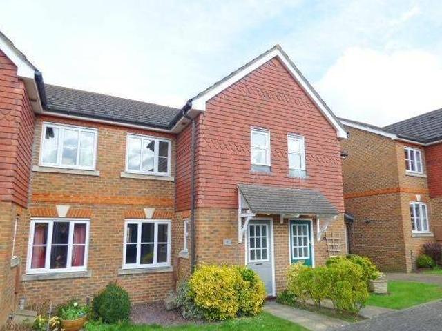 2 bedroom semidetached house for rent in Royal Rise Tonbridge TN9