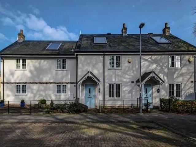 2 bedroom semidetached house for rent in St Mary s Walk Swanland HU14 HU14