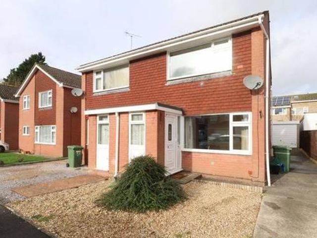 2 bedroom semidetached house for rent in Willow Road Street BA16