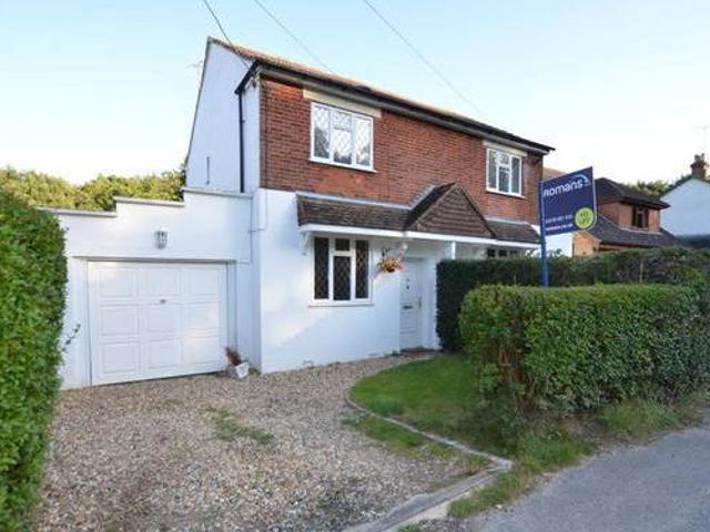 2 bedroom semidetached house for rent in Woodside Blackwater GU17