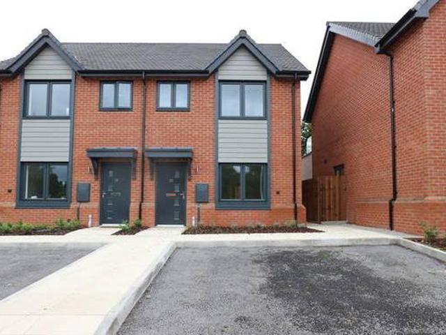 2 bedroom semidetached house for rent in 20 Kingswood Green B94