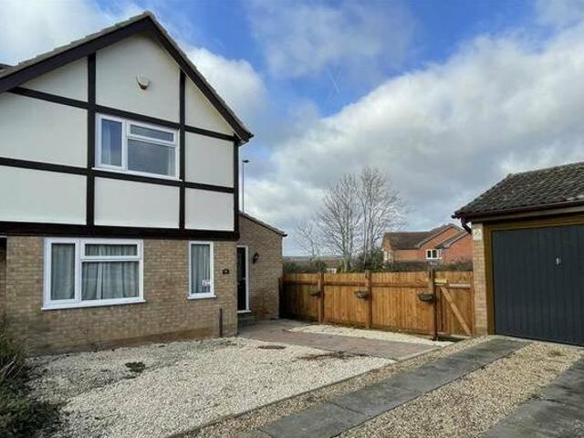 2 bedroom semidetached house for sale in Meadowcroft Close Glenfield LE3