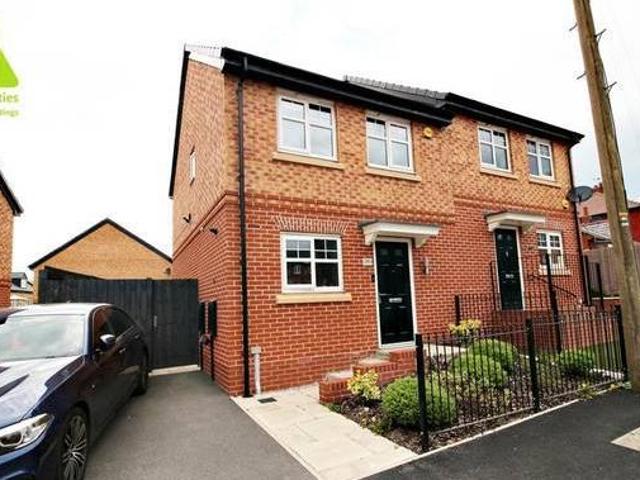 2 bedroom semidetached house for sale in North Road Atherton M46 0RF M46