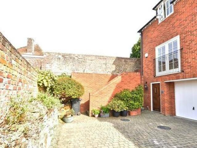 2 bedroom semidetached house for sale in Cinque Ports Street Rye TN31