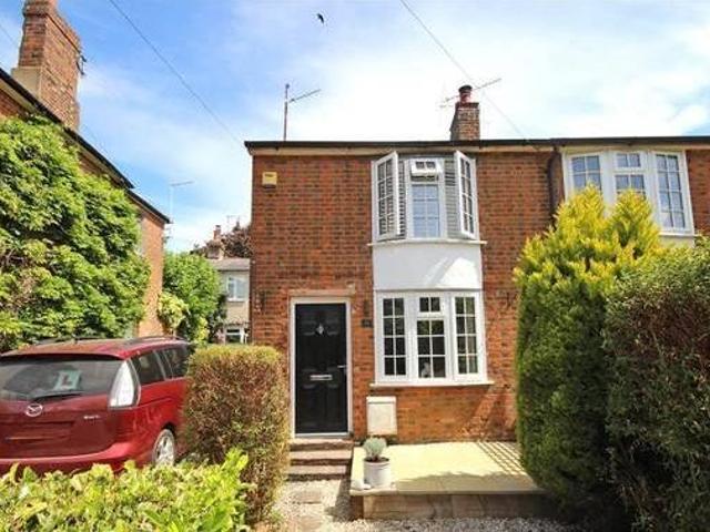 2 bedroom semidetached house for sale in High Street Codicote Hitchin Hertfordshire SG4