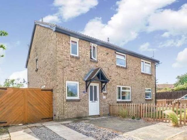 2 bedroom semidetached house for sale in Little Meadow Bar Hill Cambridge CB23