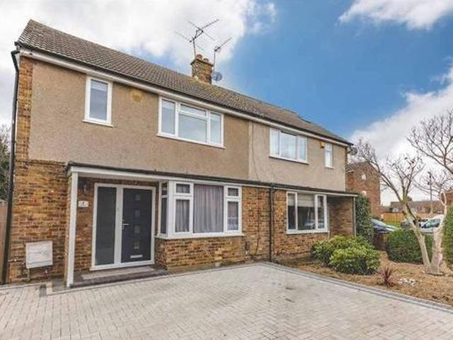 2 bedroom semidetached house for sale in Penn Road Datchet Berkshire SL3