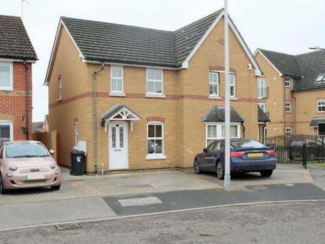 2 bedroom semidetached house for sale in Ravenoak Way Chigwell Essex IG7