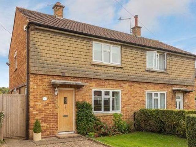 2 bedroom semidetached house for sale in Sawyers Crescent Maidenhead SL6