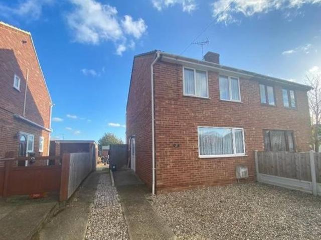 2 bedroom semidetached house for sale in Sparrow Close Sible Hedingham CO9 CO9